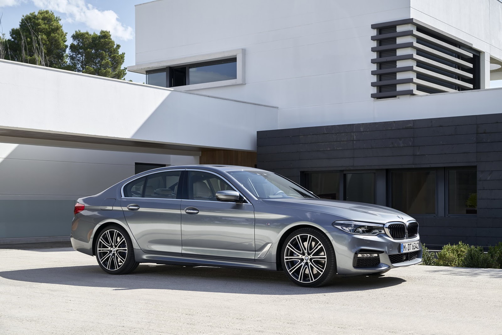 BMW Sedans And Plug ins Get Ready For 2017 NAIAS Debut This Month